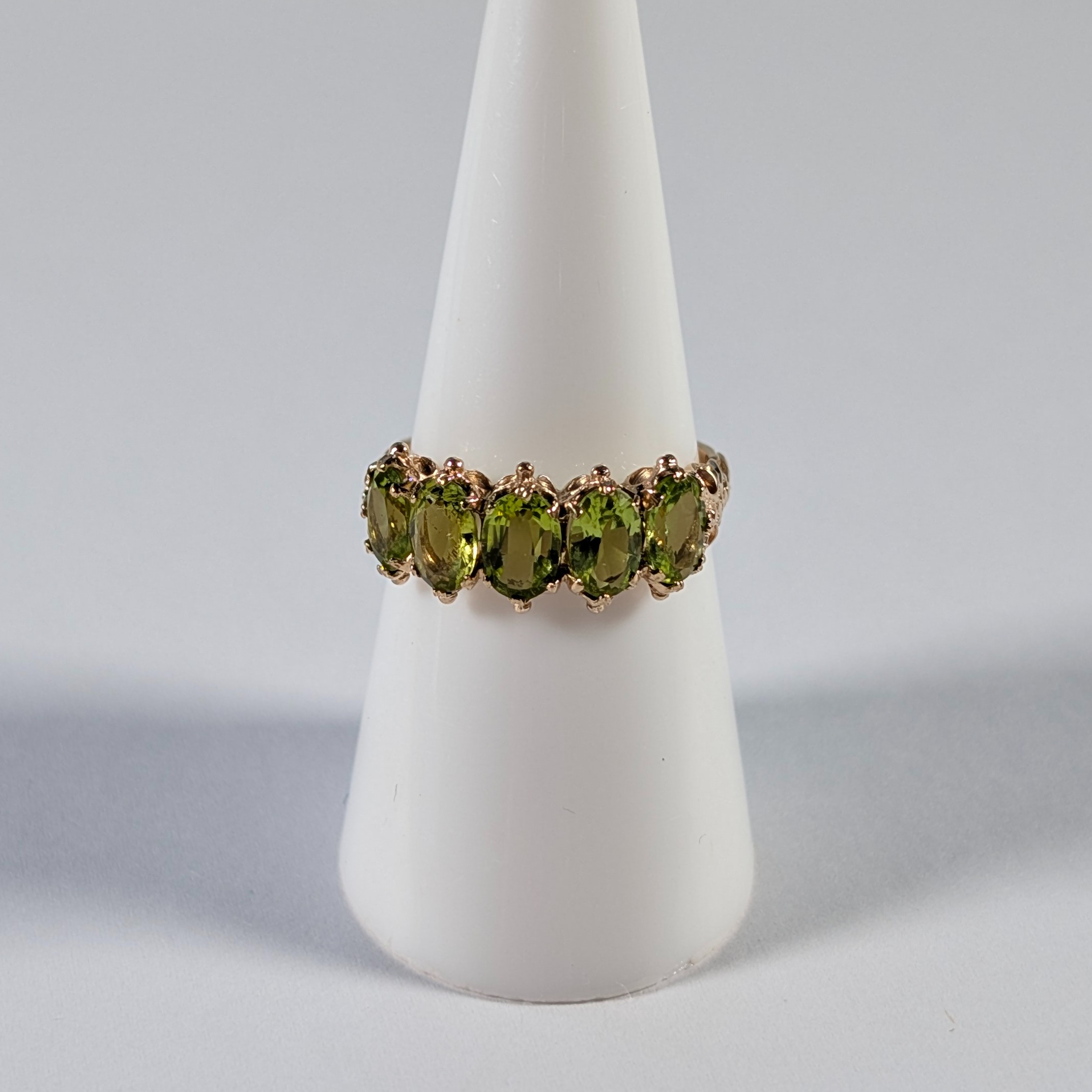 Pre-owned 9ct Gold Oval Lemon Green Stone Half Band Ring Size N - Own4Less